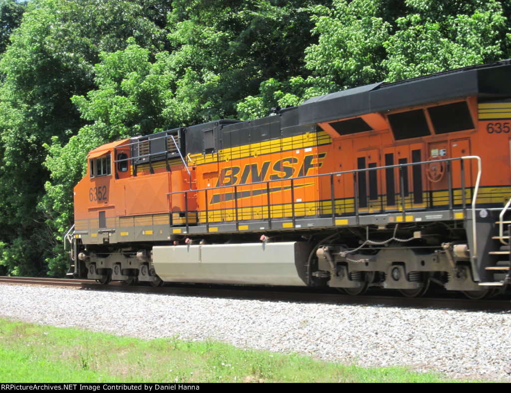 BNSF 6352